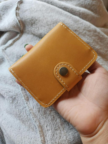 Women's Bi-Fold Wallet | Portland Leather Goods